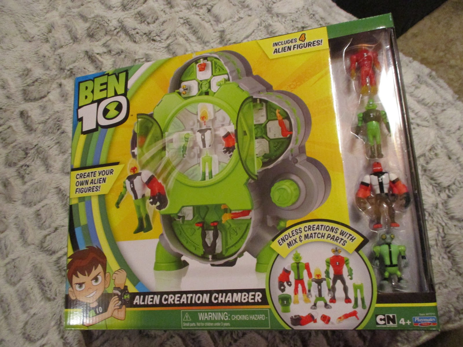 Missy's Product Reviews : Ben 10 Alien Creation Chamber Holiday Gift ...