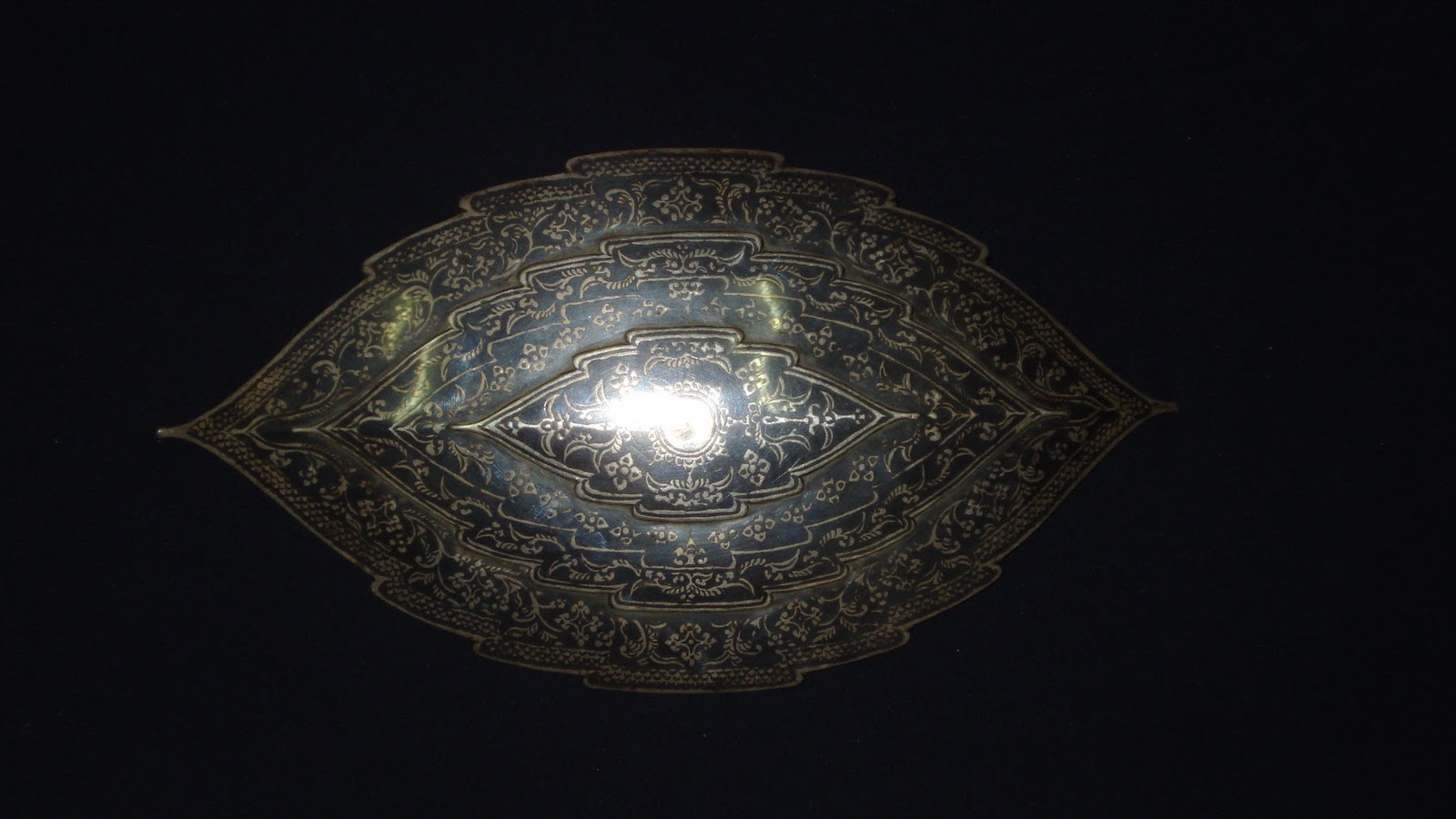 Bangsa Agong: motif-motif pending melayu