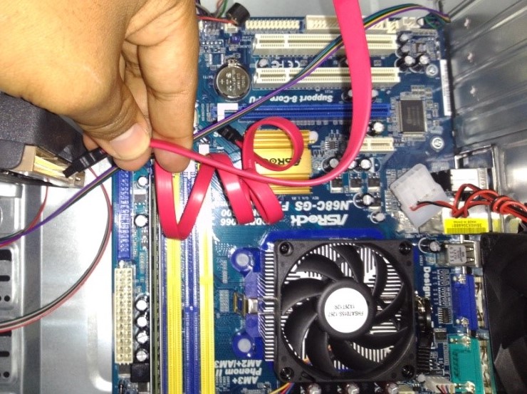 CARA PEMASANGAN CPU - LAPORAN AKHIR LATIHAN INDUSTRI