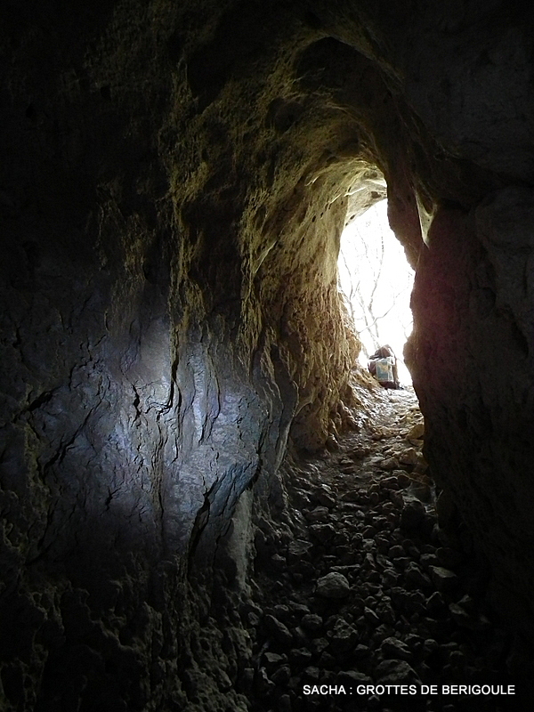 Un jour....Une photo !: Les grottes de Bérigoule " ou le massacre de ...