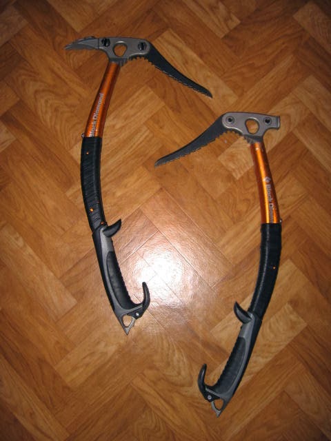 Actividades de Montaña y Escalada: EL APASIONANTE MUNDO DE LOS PIOLETS