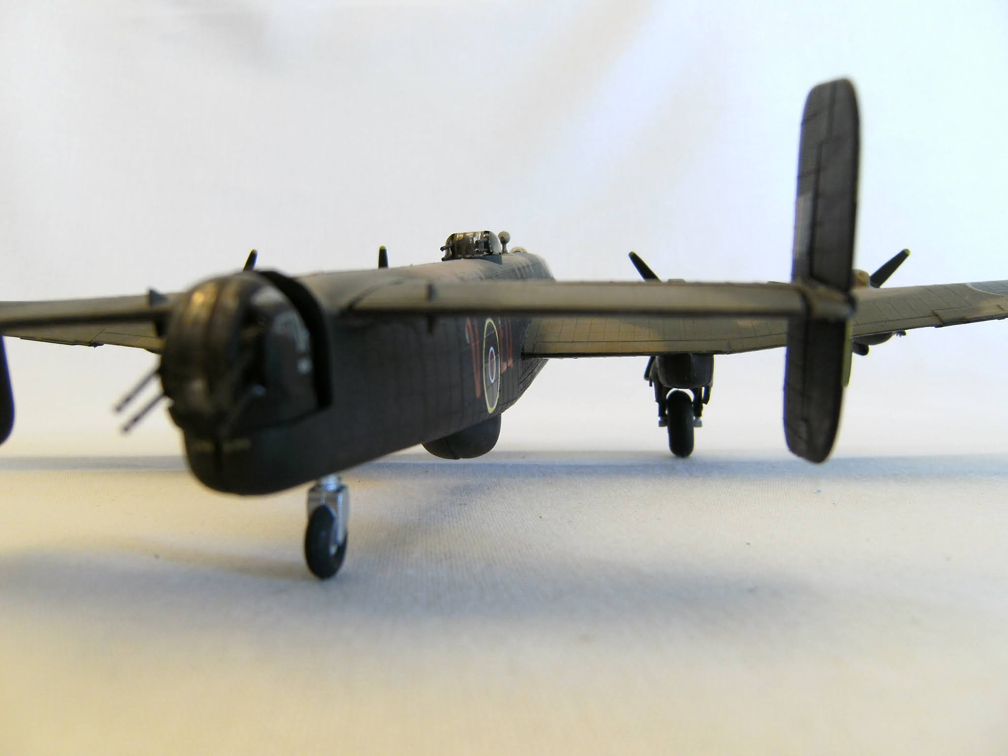 Happyscale-Modellbau: Handley Page H.P. Halifax - Airfix 1/72
