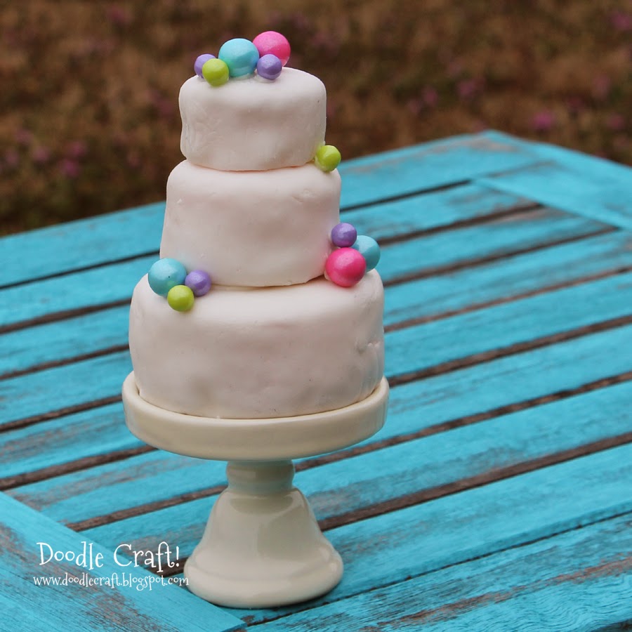 Mini 3-Tier Wedding Cake Cupcakes!