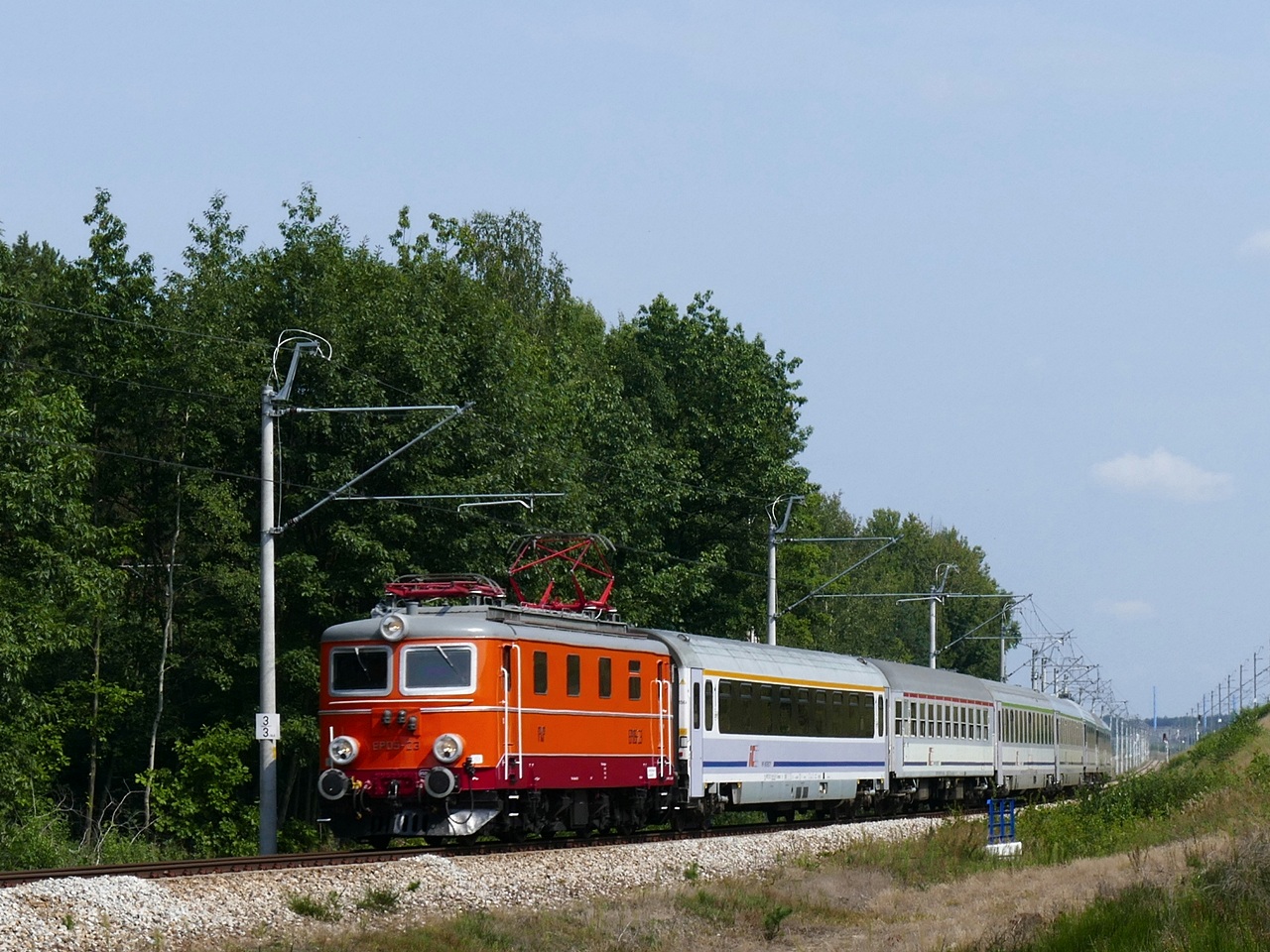 EP05-23 na linii kolejowej nr 572 | Kolejowe Kielce