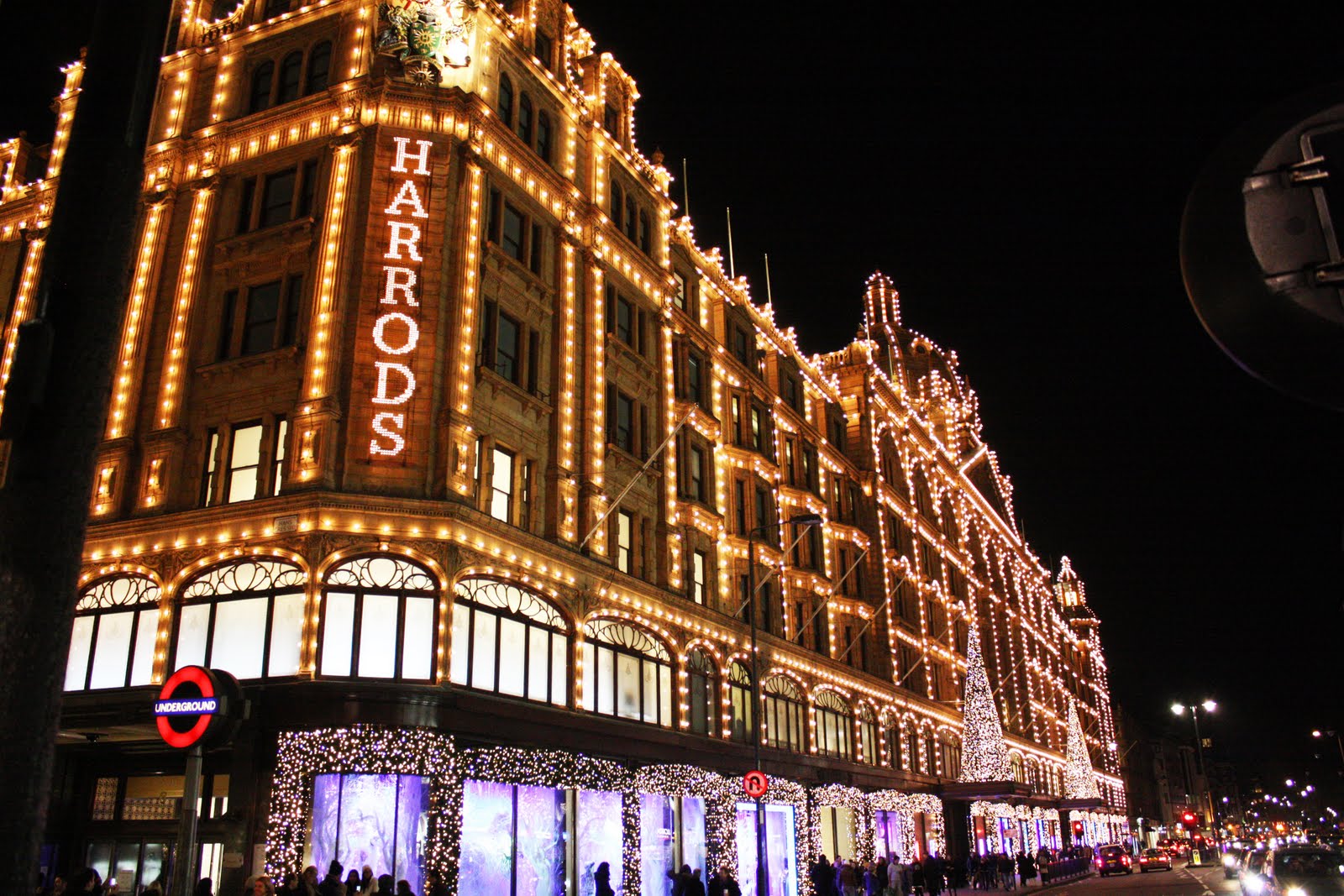 to the 4th floor: A Harrods Christmas