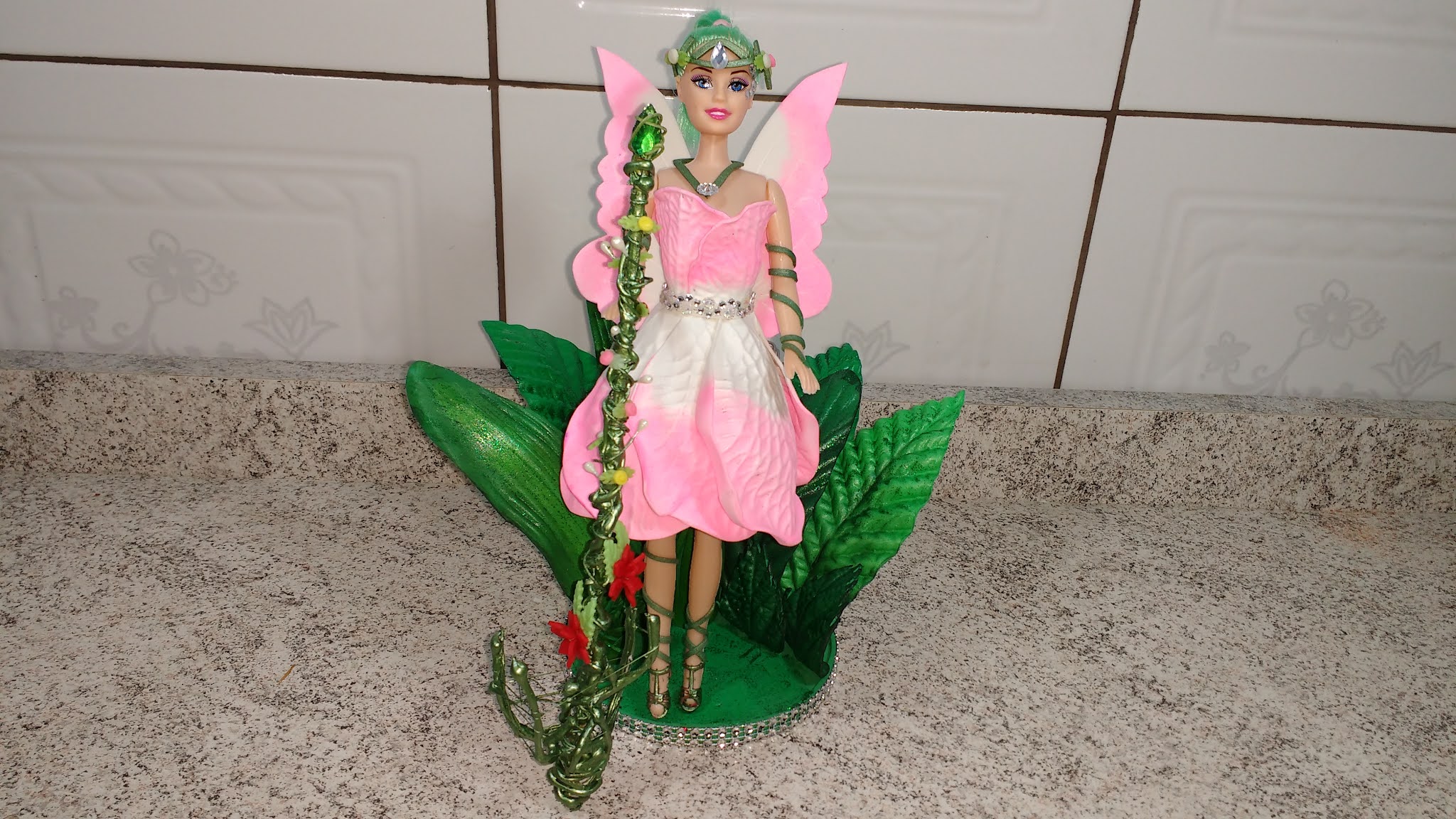 Arte Safira: Barbie Elfa de e.v.a tutorial bem simples