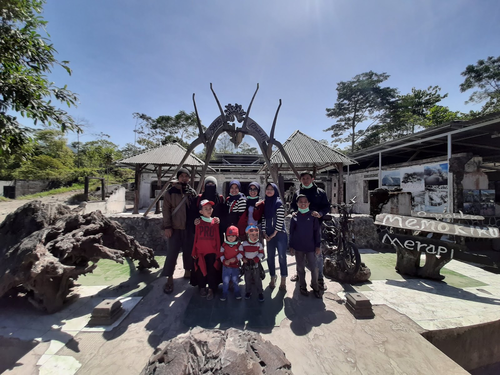 Jeep Lavatour Merapi: Mini Museum Omahku Memoriku di kawasan bekas ...