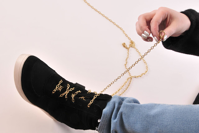 So, I make stuff: $NEAKER$: Gold Chain Laces