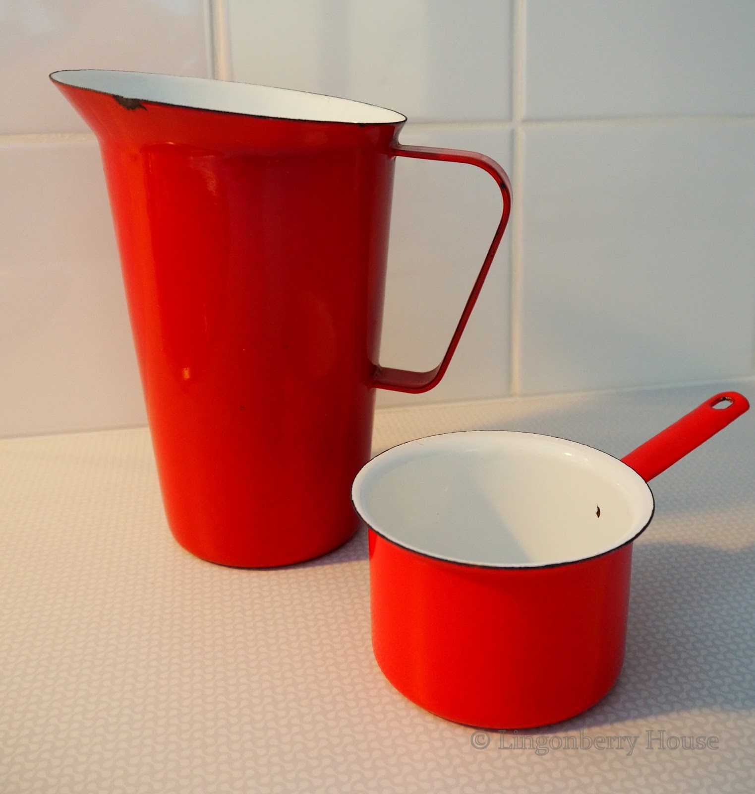 Lingonberry House: Finel emali / Enamel dishes