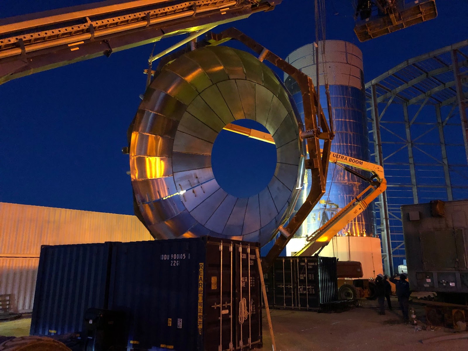 caravela sideral: SpaceX, Elon Musk visited Starship shipyard in Boca ...