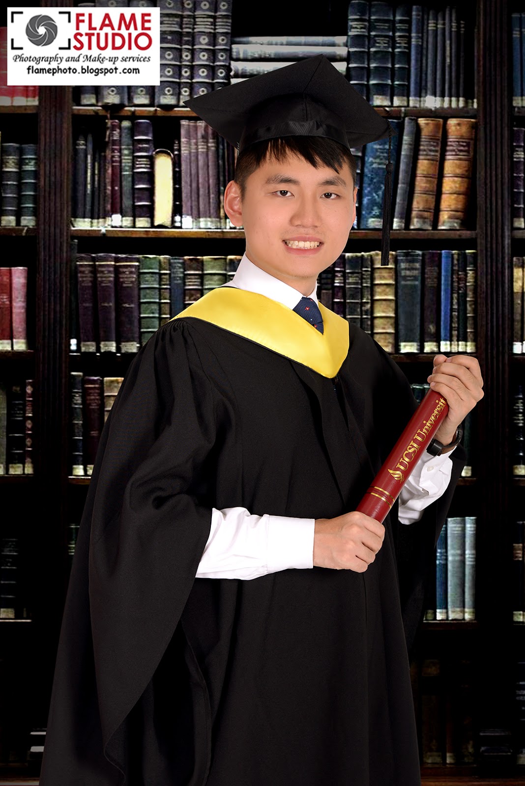 Flame Graduation Photography Studio: Graduation Convocation Family ...