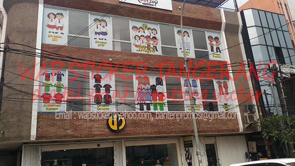 Pasang Stiker Kaca Terbalik, Reverse Sticker Printing