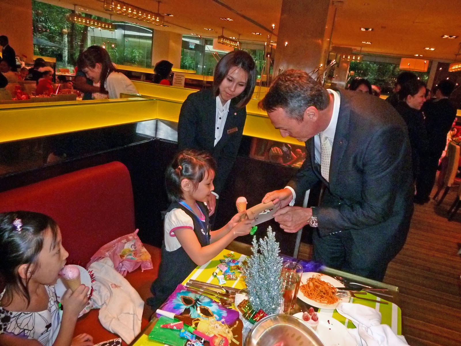 Kee Hua Chee Live!: PART 1 OF 2; SHANGRI-LA KUALA LUMPUR HOPES TO RAISE ...