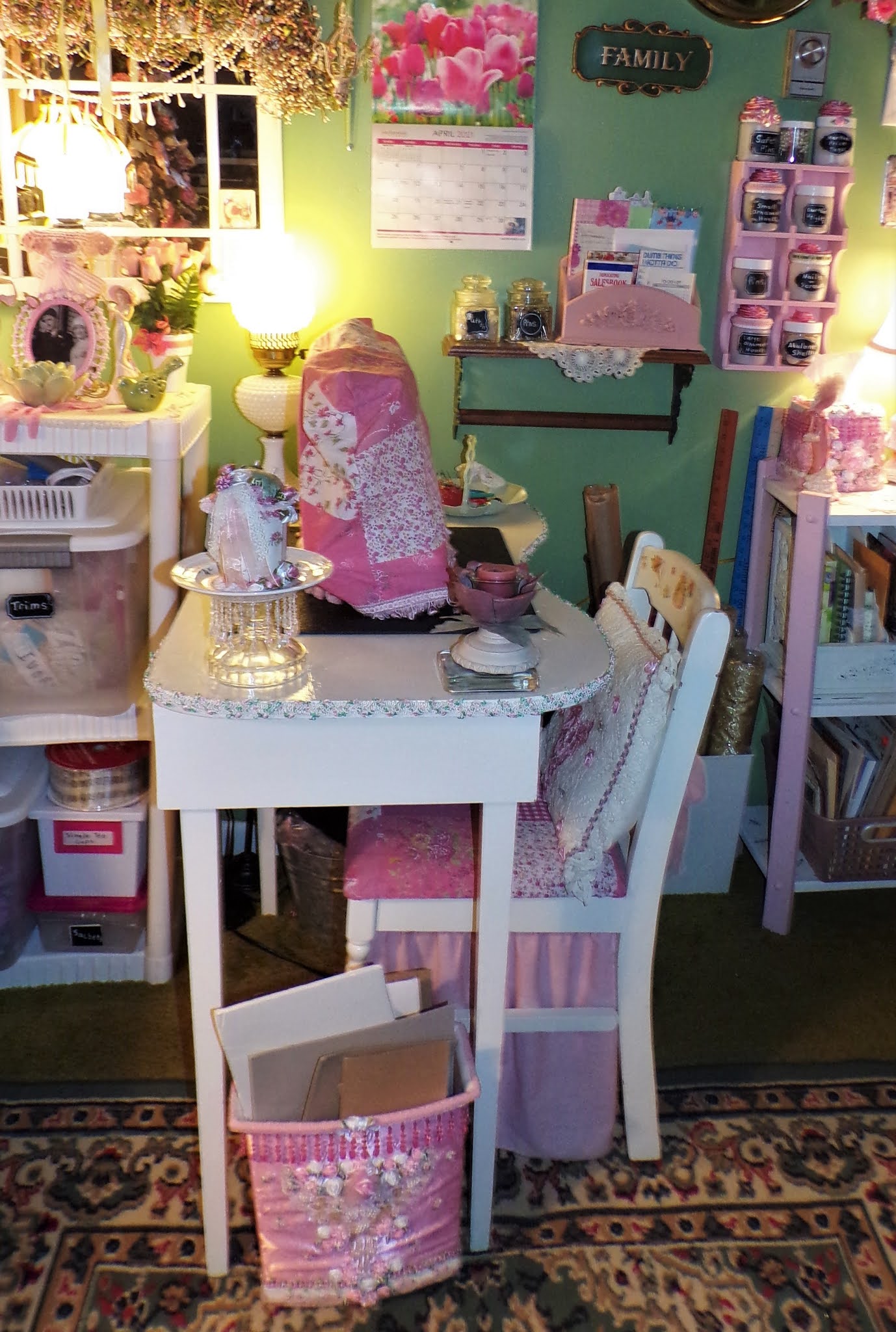 DEBBIE-DABBLE BLOG: Vintage Sewing Display in my Craft Room