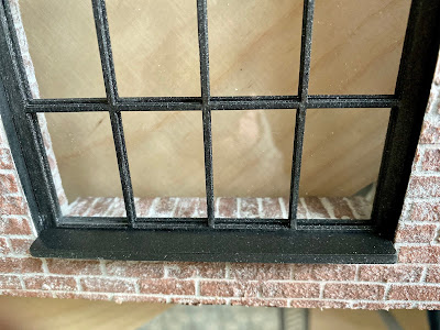 1:12 scale modern model houses: Arched windows in brick walls