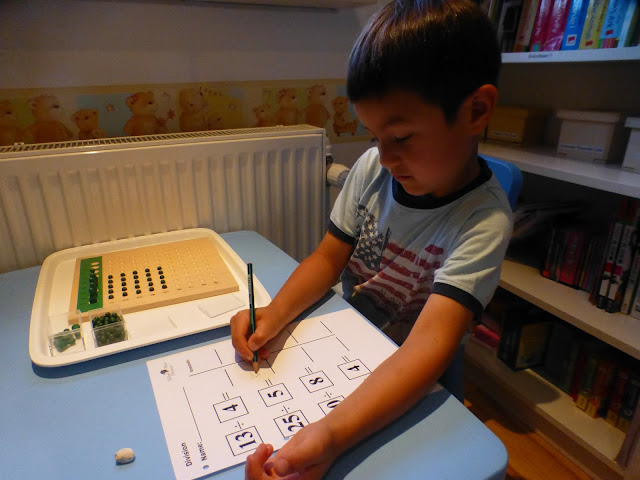 Family FECS: Montessori Activity: Division Board - Static Division ...
