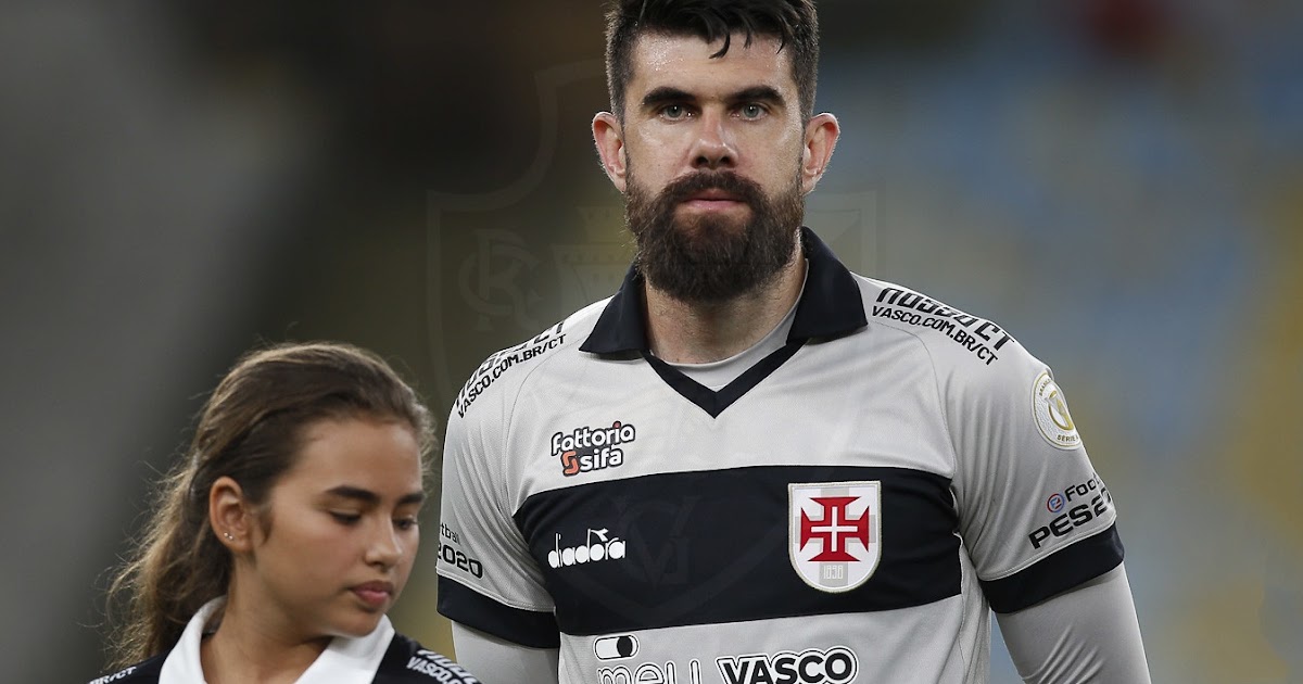 Fernando Miguel renova contrato com Vasco até 2022
