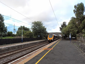 round the rails we go: Val de Ree (Ha Ha Ha Ha Ha)