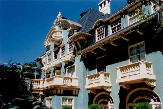 The Heiress: The Folger Family - Scandals in high society