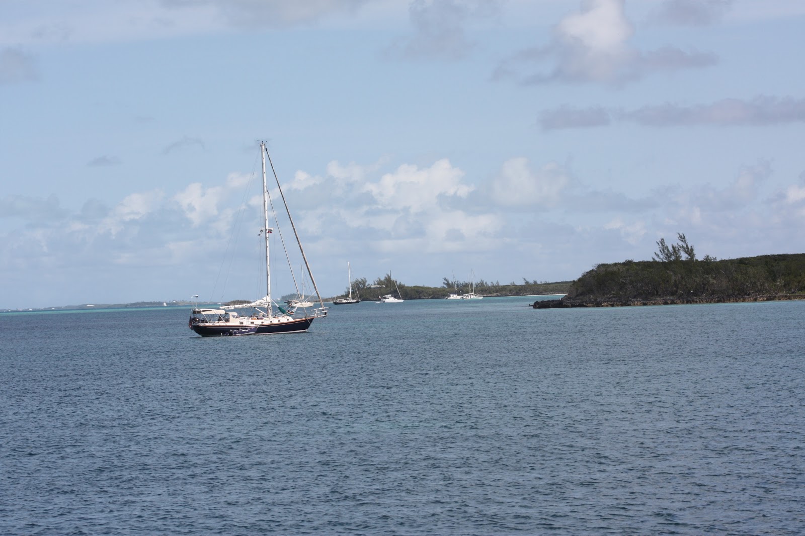 Meandering Joy: Cistern Cay to Lynyard Cay--April 8