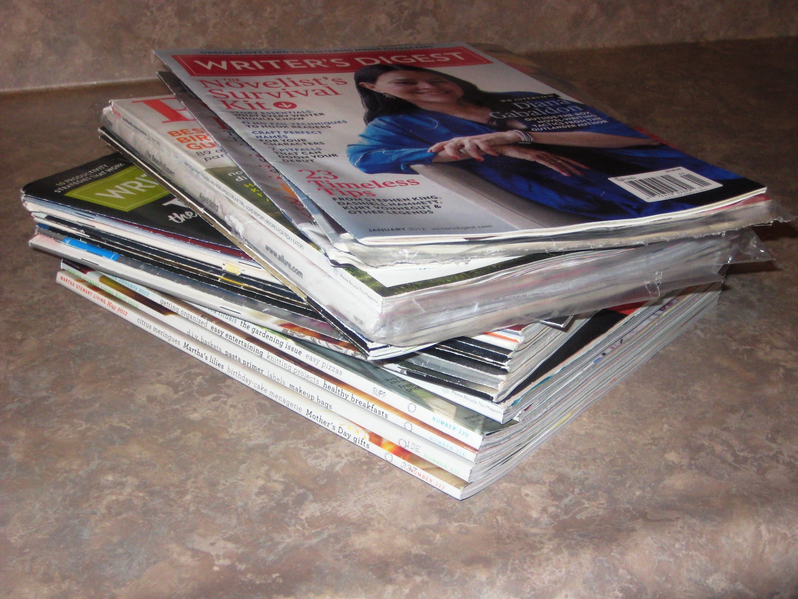 Custom-Built Life: Simplifying Our Lives/Home: Magazine Clutter