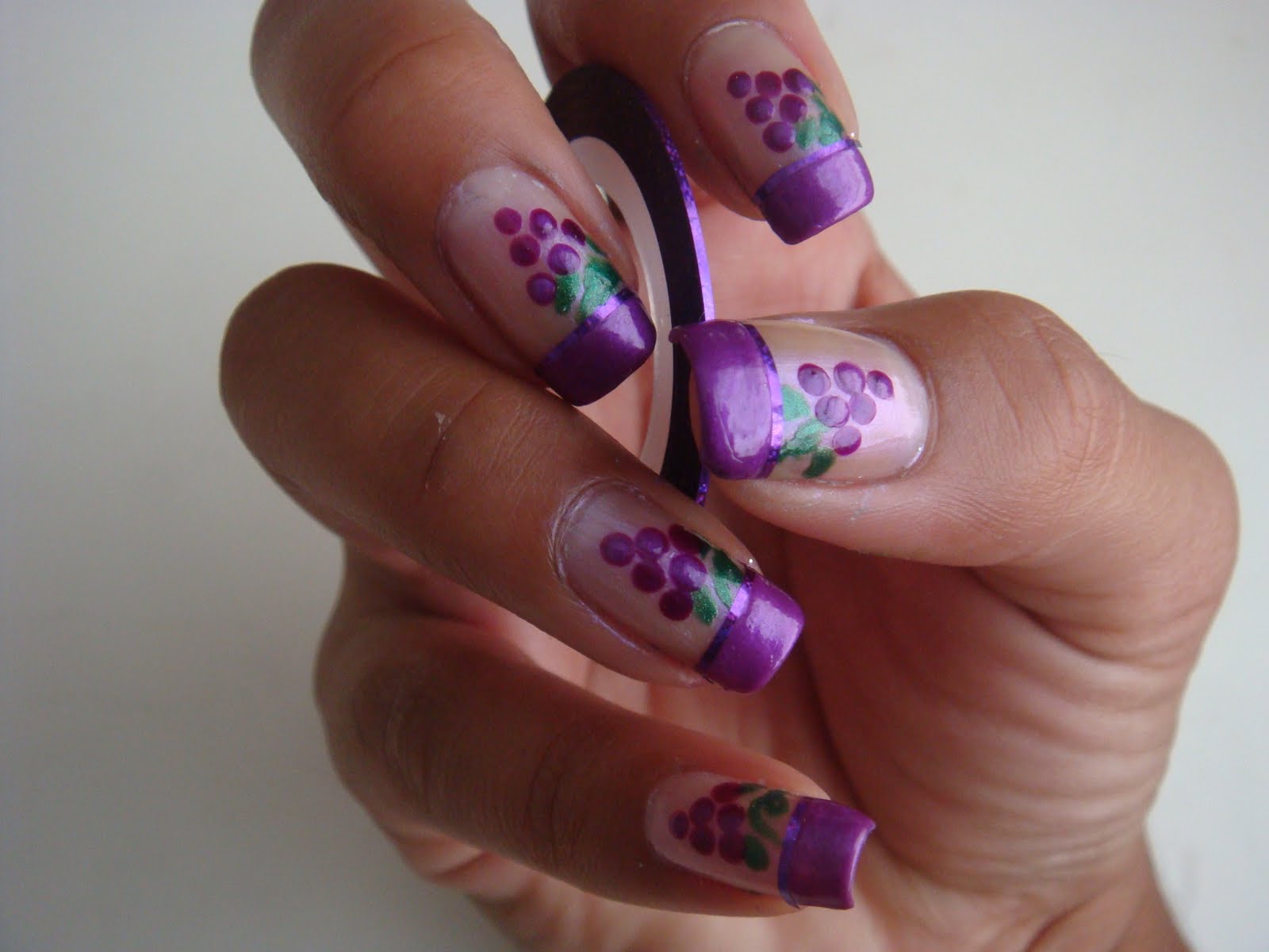 The Lacquer Room: Wednesday's Nail Art: Grape Clusters
