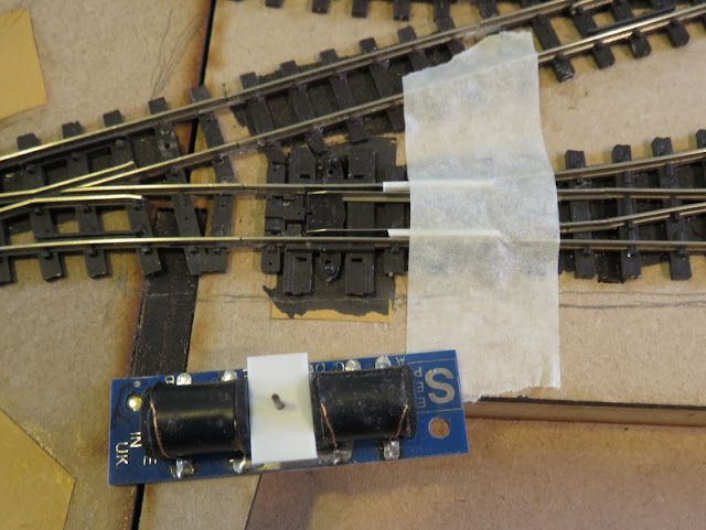 Michael's Model Railways: Point motors and wires