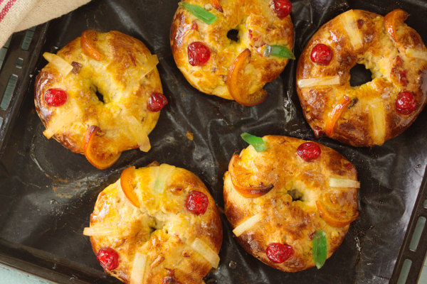 Cinco Quartos de Laranja: Mini bolos-rei