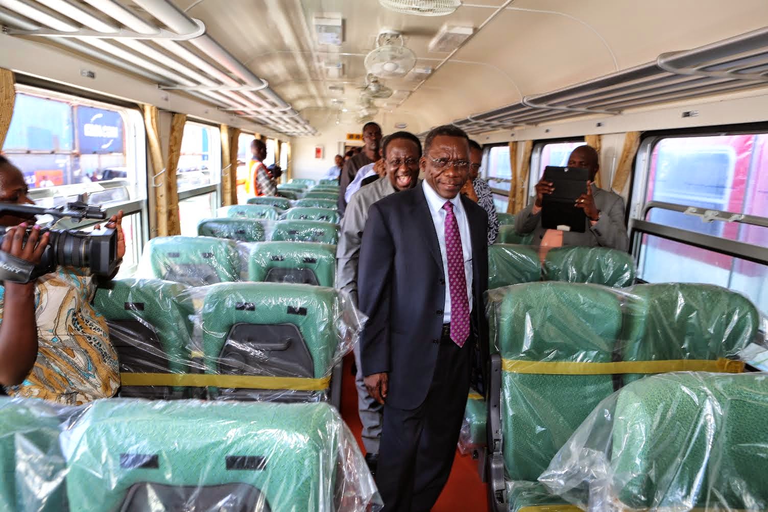 MATUKIO @ MICHUZI BLOG: WAZIRI MKUU AKAGUA MABEHEWA MABEHEWA MAPYA YA ...