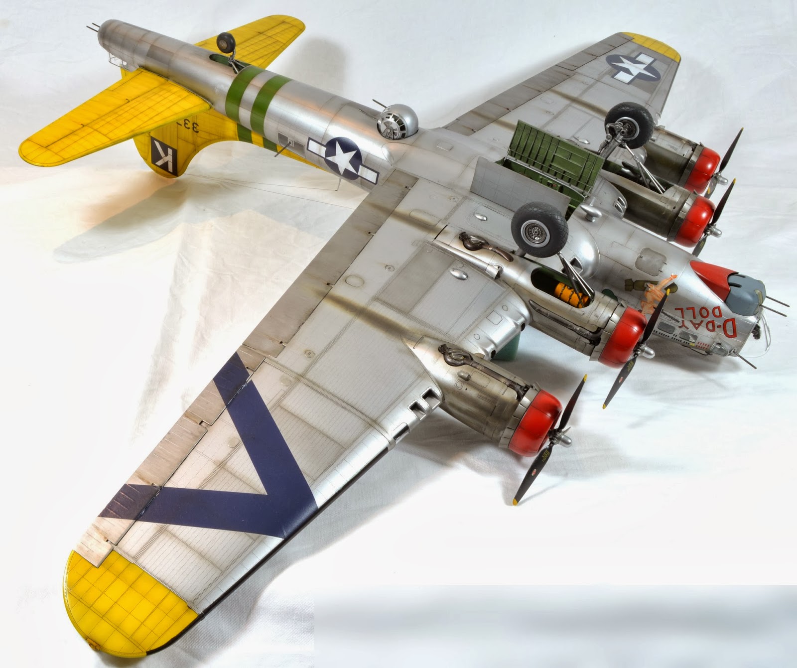 BoweModels Reveal Hong Kong Models 1 32 B 17G Flying Fortress