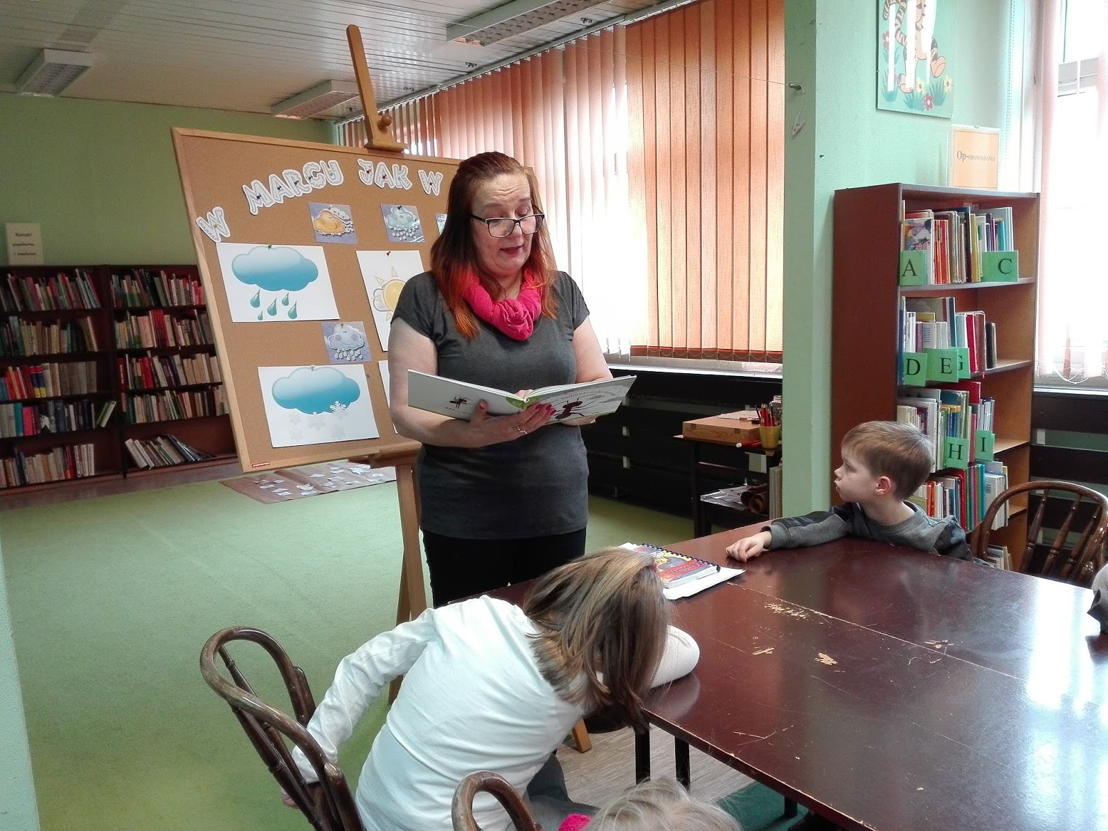 BIBLIOTEKA NA SZWEDEROWIE: Pogodowe wędrówki małej mrówki