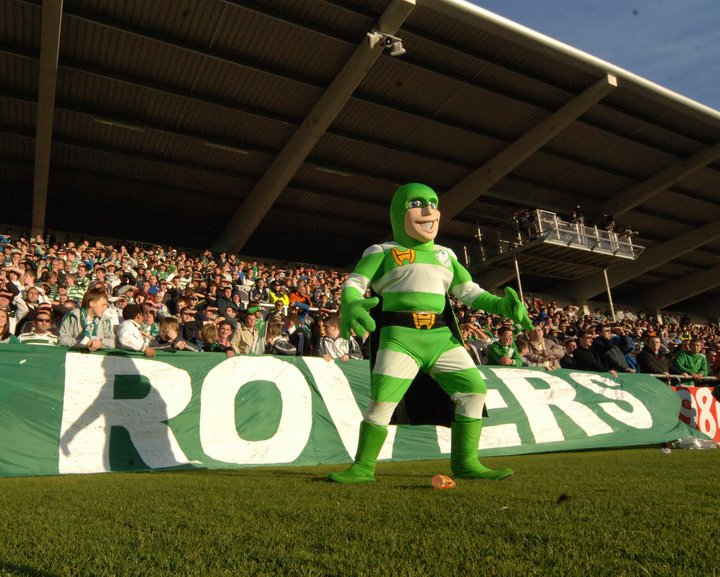 Futbol Kulübü Blog: Shamrock Rovers'ın Süper Maskotu ''Hooperman''