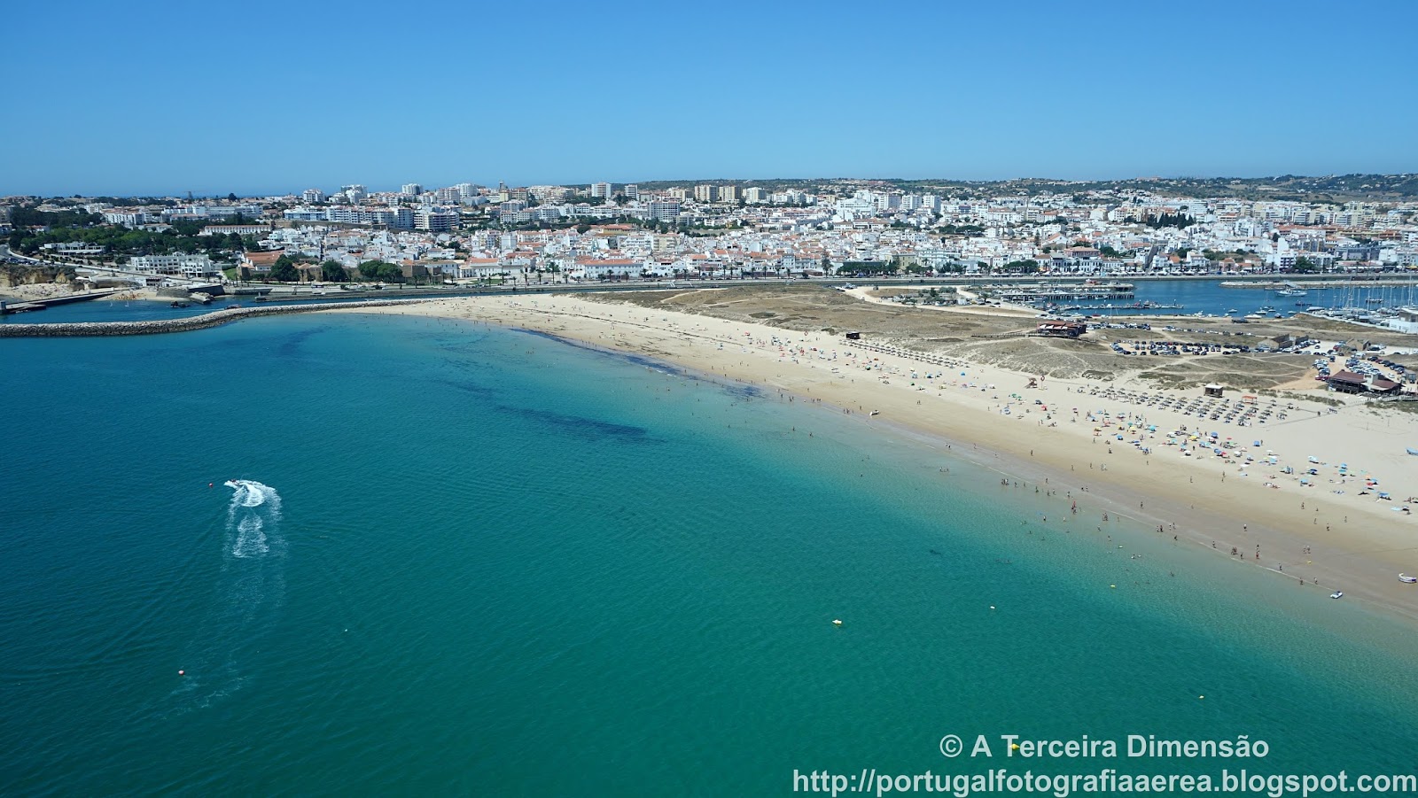 A Terceira Dimensão: Meia Praia