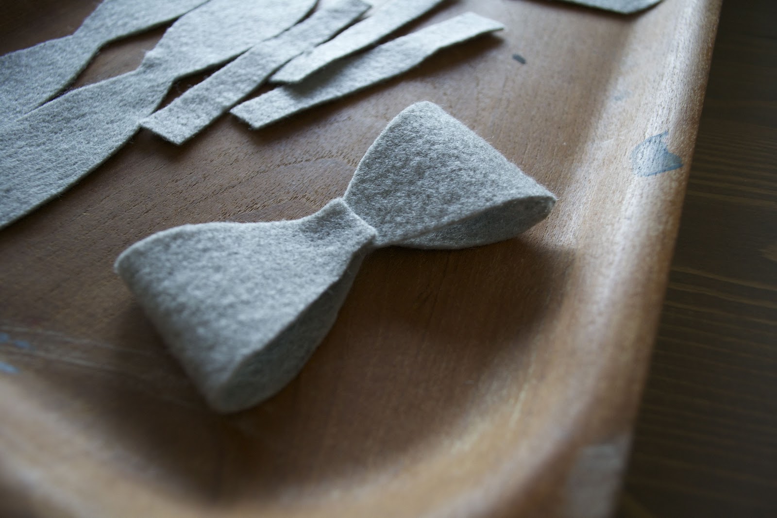 with two n's: Felt Bows! Felt Bows! Felt Bows!