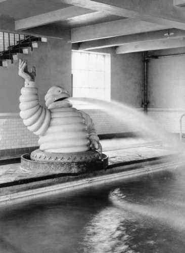 Just A Car Guy: the Michelin Tyre / Bibendum Building, Kings Road, London