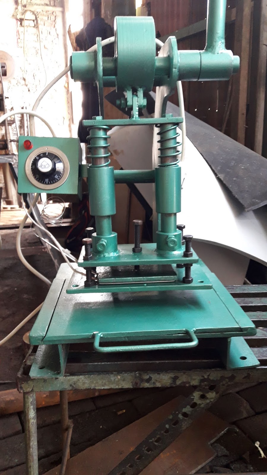 Jual Mesin Embos, logo, mesin pres dll 082-257-391-559 ~ Produsen Mesin ...