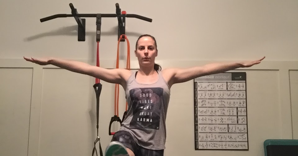 Beachbody Beach Bum: 21 Day Fix Deluxe Workout Review: Barre Legs