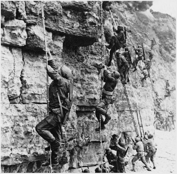 LOS RANGERS EN POINTE DU HOC