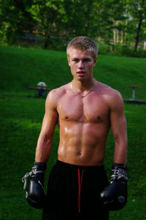 Fight Lads: April 2014