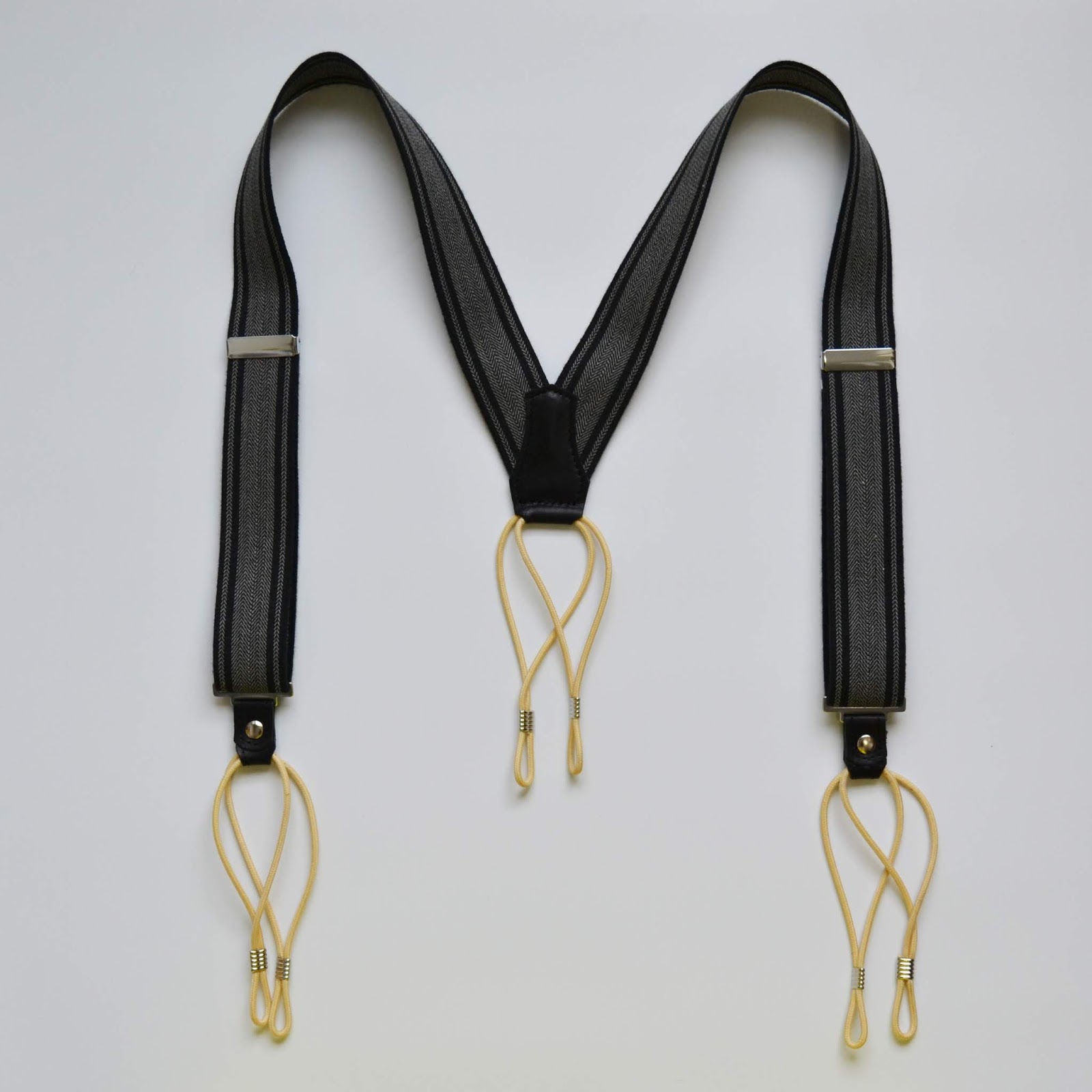 ADJUSTABLE COSTUME: 2019