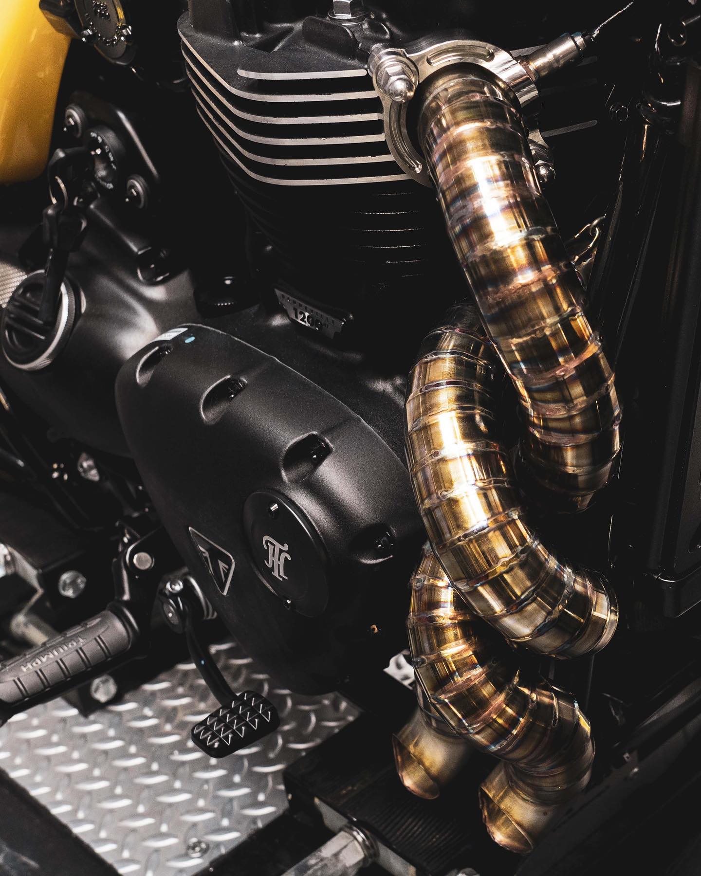 Racing Cafè: Triumph Bobber by Thornton Hundred Motorcycles