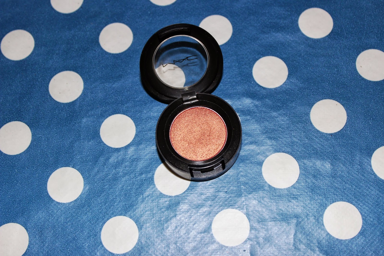 alice loves: Mac eyeshadow expensive pink