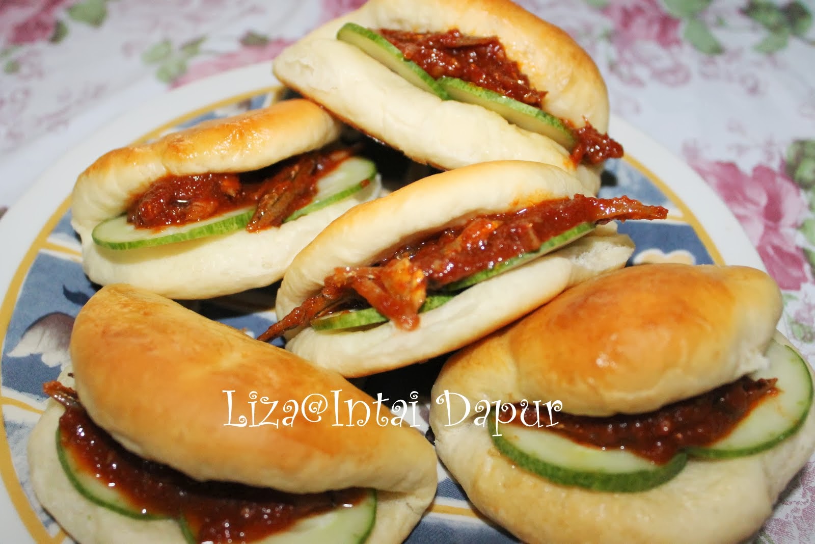 INTAI DAPUR: Bun Sandwic Ikan Bilis....
