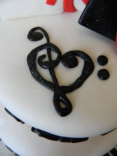 Jesicakes: Music Graduation cake!