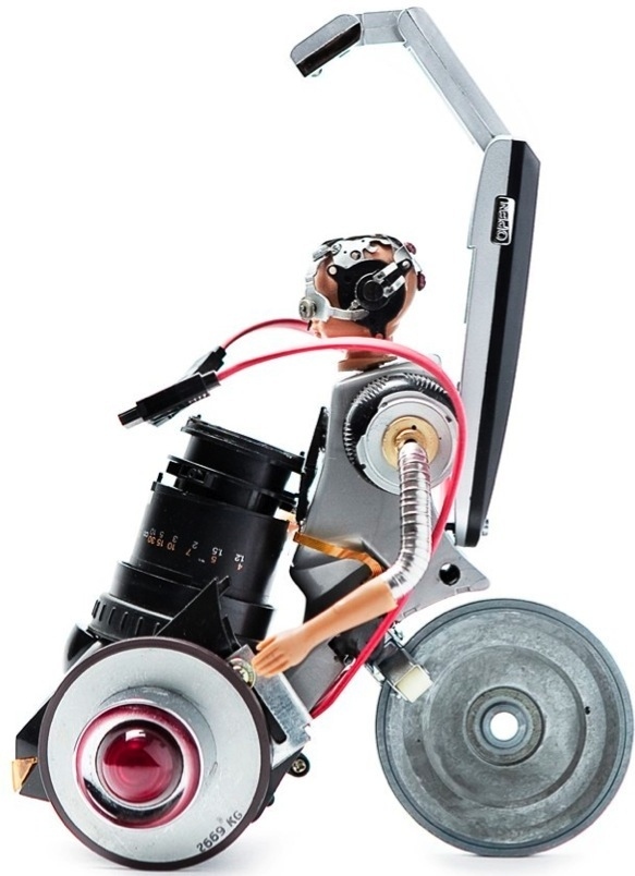 Amazing Cyber Sculptures Made from Gadgets and Electronic Junk | Geeky ...