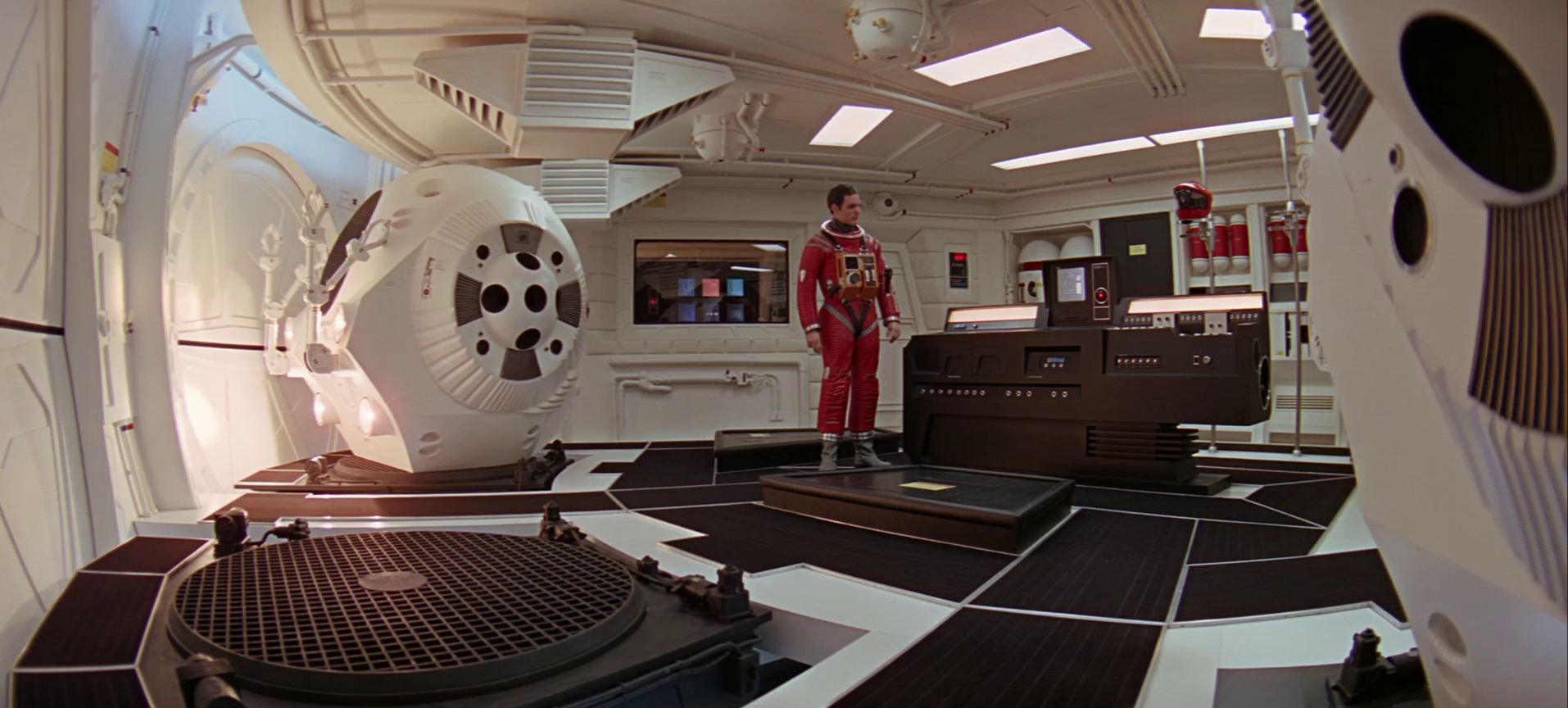 Markus Wobisch: How many HAL 9000 Faceplates are there in "2001: A ...
