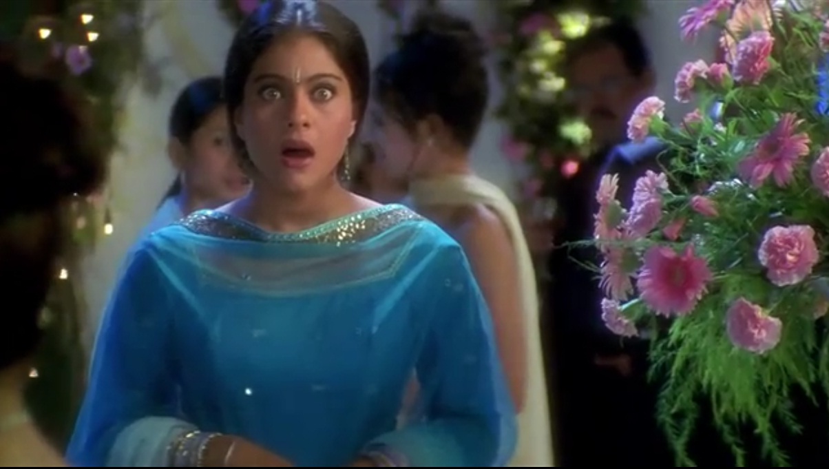 Curly Fries: BOLLYWOOD ISHTYLE: Kajol's Glittering Kameezes in K3G