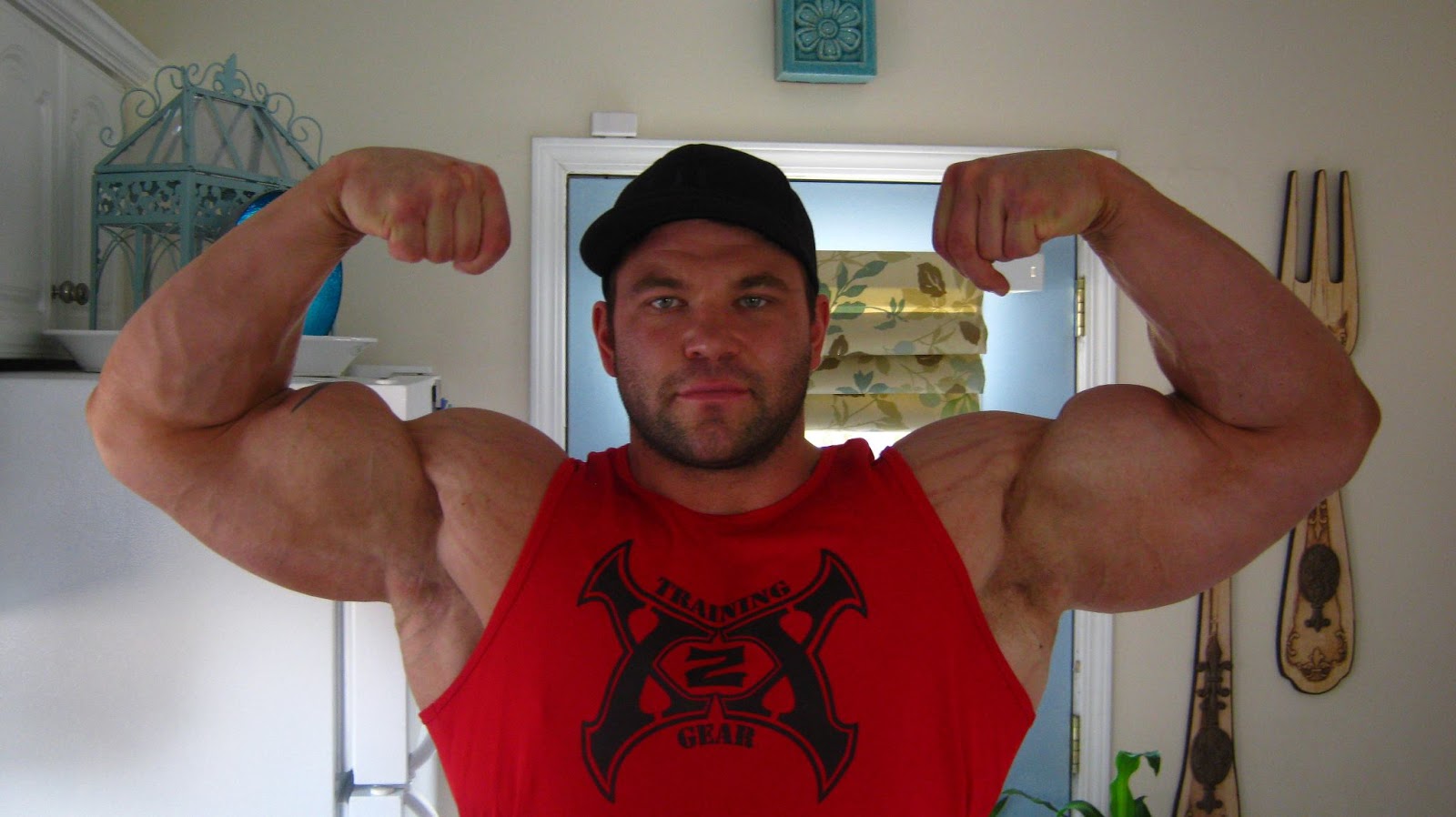 Muscle mutant Mike Zylstra - World Wide BodyBuilders