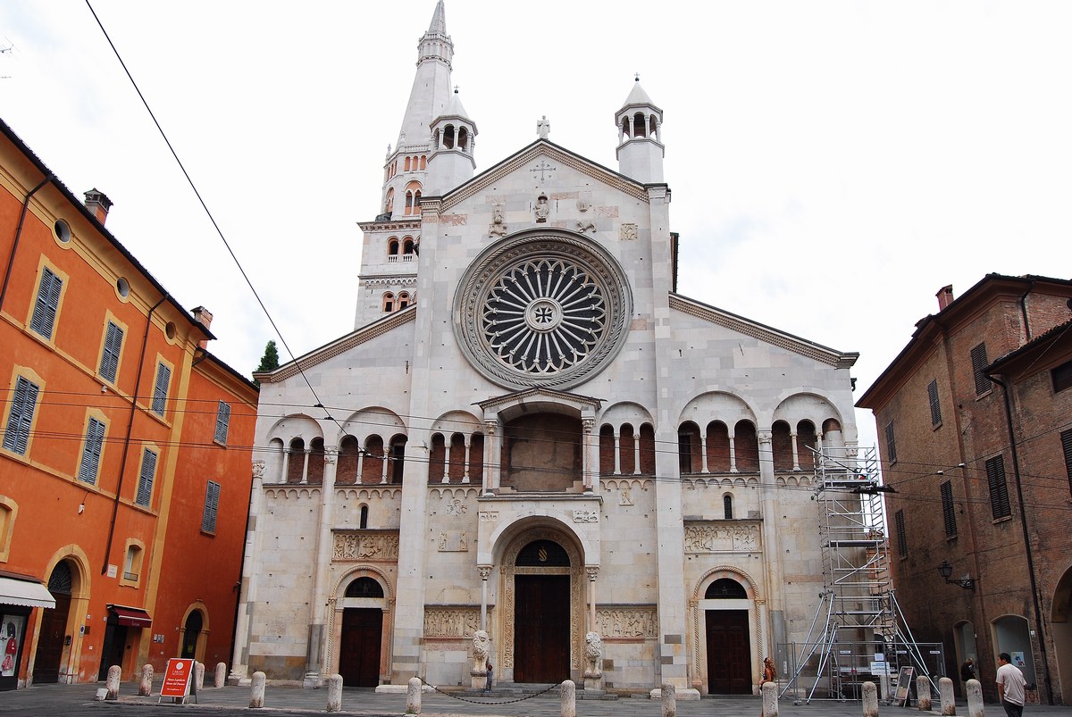 Italie - Modène et sa cathédrale romane - Les routes de tous les voyages