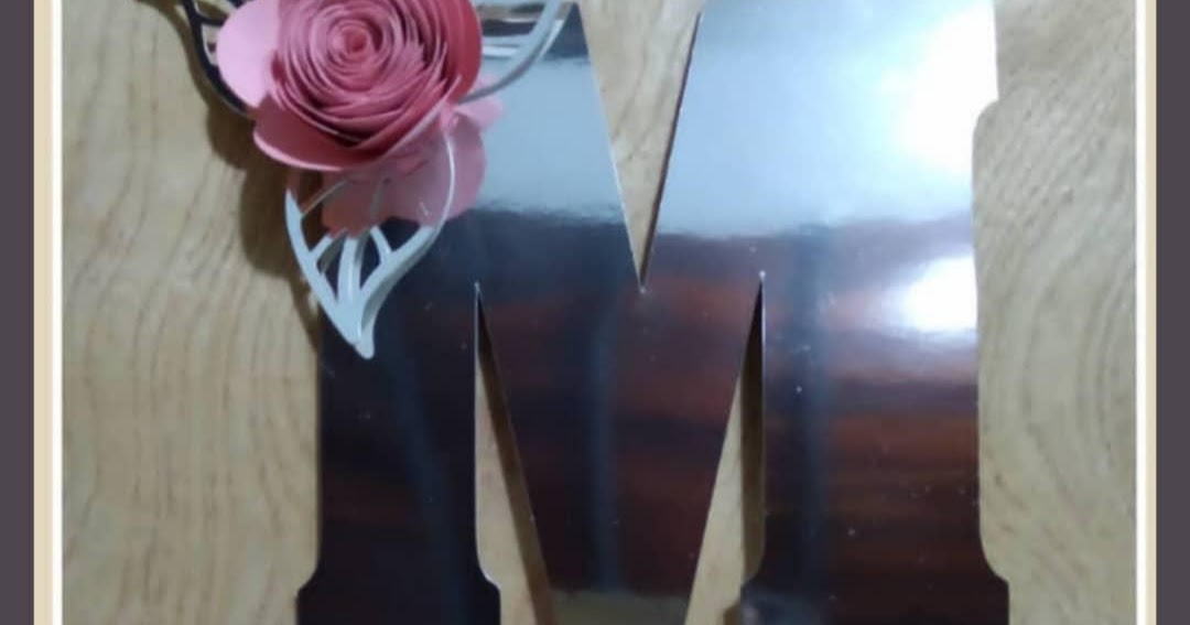 Letra M Metalizada con Flor - Mis Toppers Tus Toppers